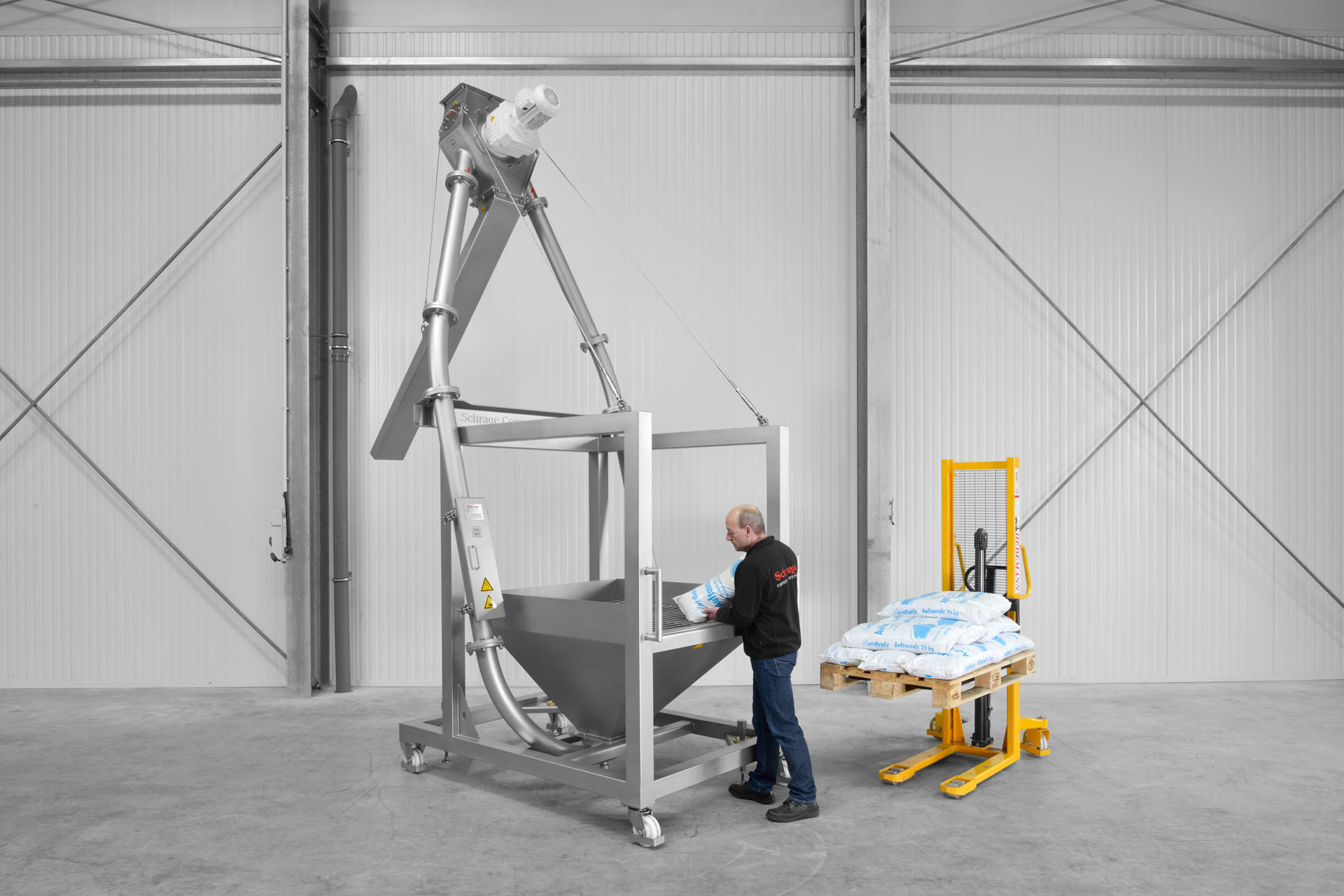 Videos and more information of our Schrage Tube Chain Conveyor: Schrage